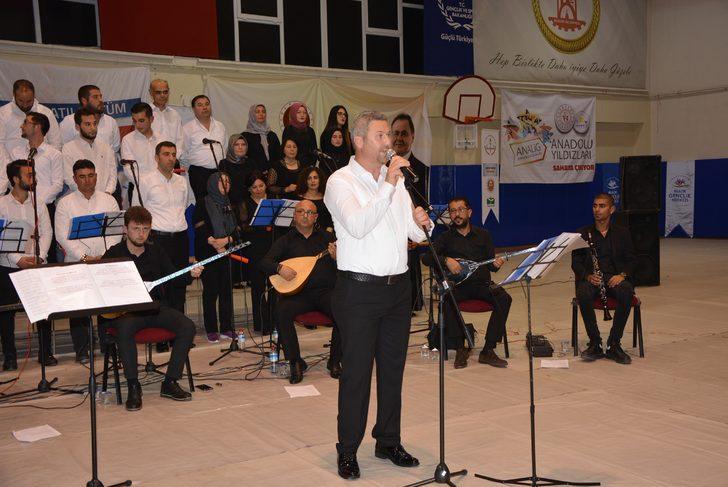 Konserde sanatçıdan sürpriz evlilik teklifi - Güncel Haberler