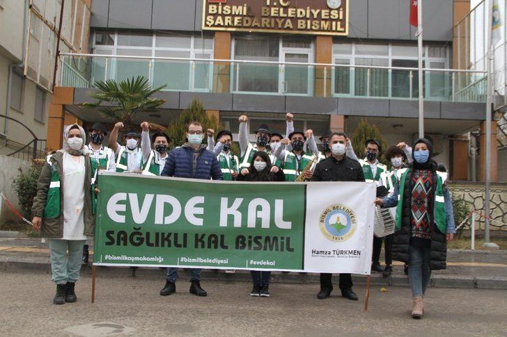 Bismil’de evde kalan vatandaşlara müzik ziyafeti - Diyarbakır Haberleri
