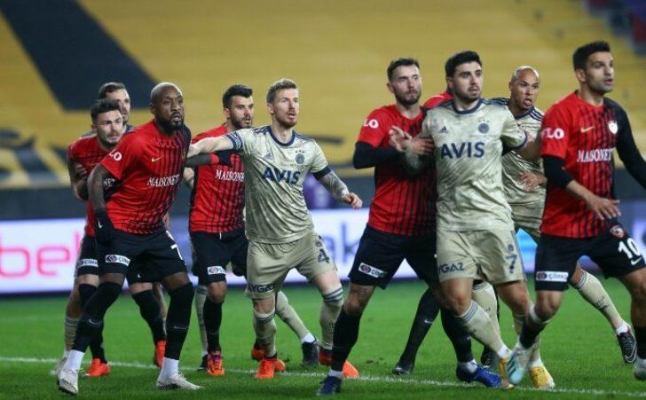 Fenerbahçe'nin kalesine gelen gol oluyorFenerbahçe