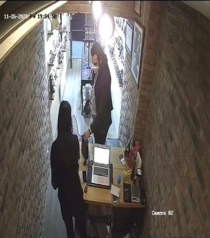 (Özel) Beyoğlu’nda İsveç kronu ile dolandırıcılık kamerada - Güncel ...
