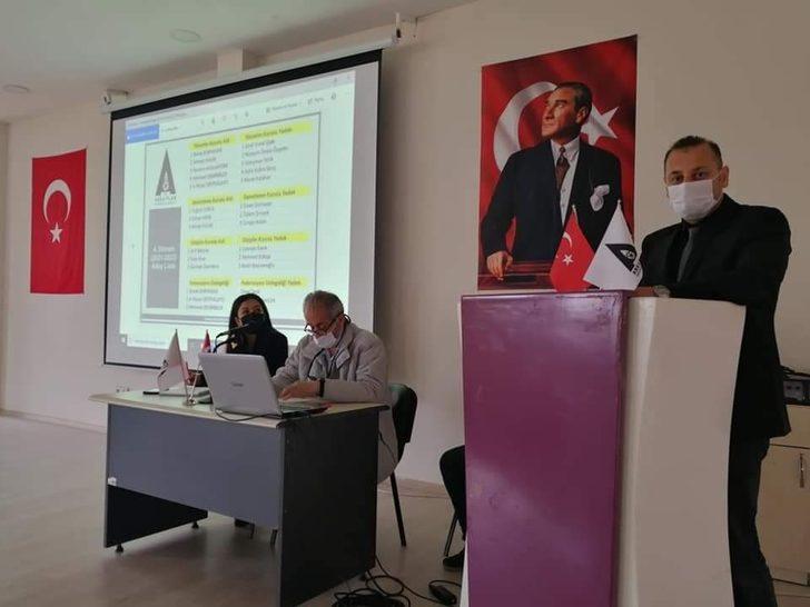 Arka Plan’da Fotoğraf Derneği’nde nöbet değişimi