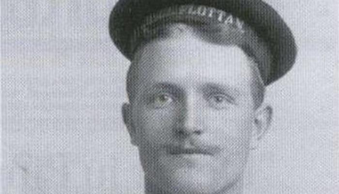 Yamyamların yaşadığı adada kral olan denizci Carl Emil Pettersson’un ...