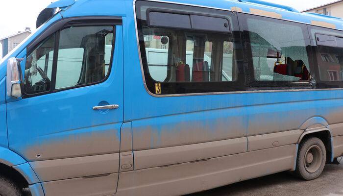 Bolu'da taksi sürücüsü öğrencilerin bulunduğu minibüse kurşun yağdırdı ...