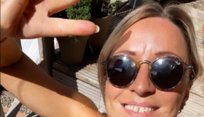 Sosyal medya fenomeni Sarah Harker, bikinili fotoğraflarının ...