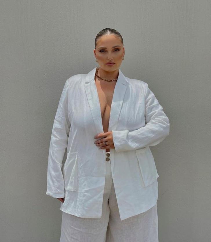 Büyük beden model Riley Hemson, giyim markalarını eleştirdi! “Daha ...