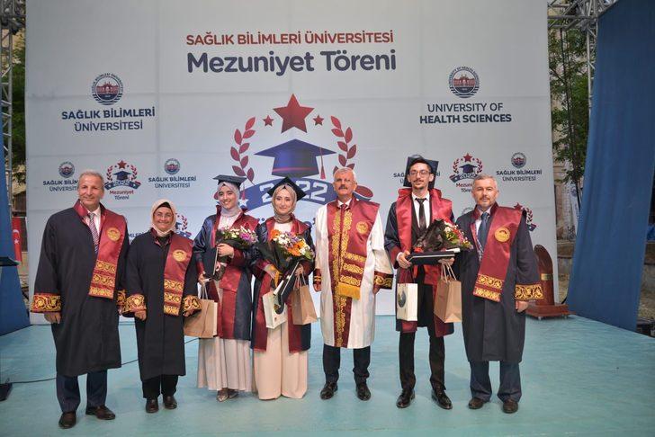 Sağlık Bilimleri Üniversitesi Hamidiye Tıp Fakültesi ilk mezunlarını ... Sağlık Bilimleri Üniversitesi Hamidiye Tıp Fakültesi ilk mezunlarını ...
