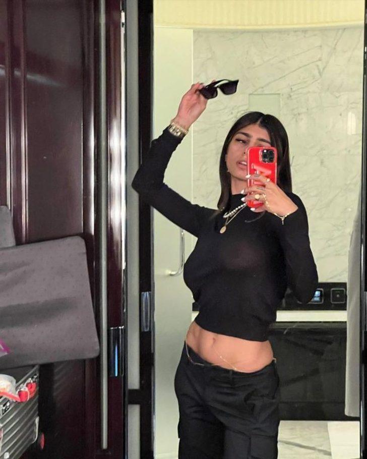 Eski Yetişkin Film Yıldızı Mia Khalifa Parisi Sütyensiz Gezdi