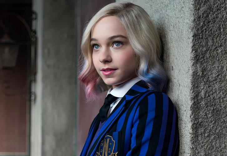 Wednesday'in yıldızı Emma Myers'in çıplak pozları ortaya çıktı ...