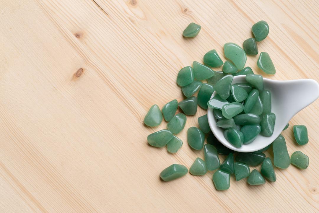 Yeşim taşı faydaları nedir, nasıl kullanılır? Yeşim taşı ne işe yarar ...