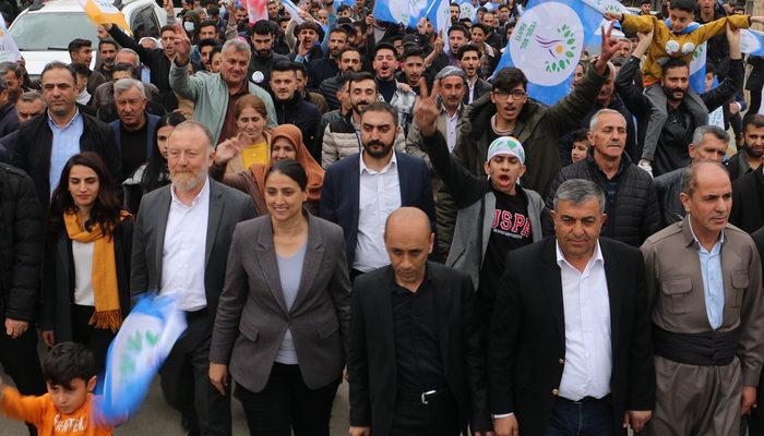Hakkari'den tarih verdi... HDP'li vekil Feleknas Uca'nın skandal ... Hakkari'den tarih verdi... HDP'li vekil Feleknas Uca'nın skandal ...