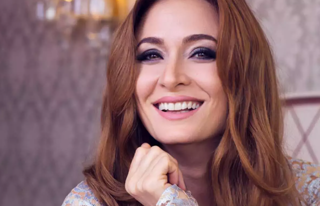 Ceyda Düvenci yıllar önce o klipte oynamış! Eski hali sosyal medyayı ...