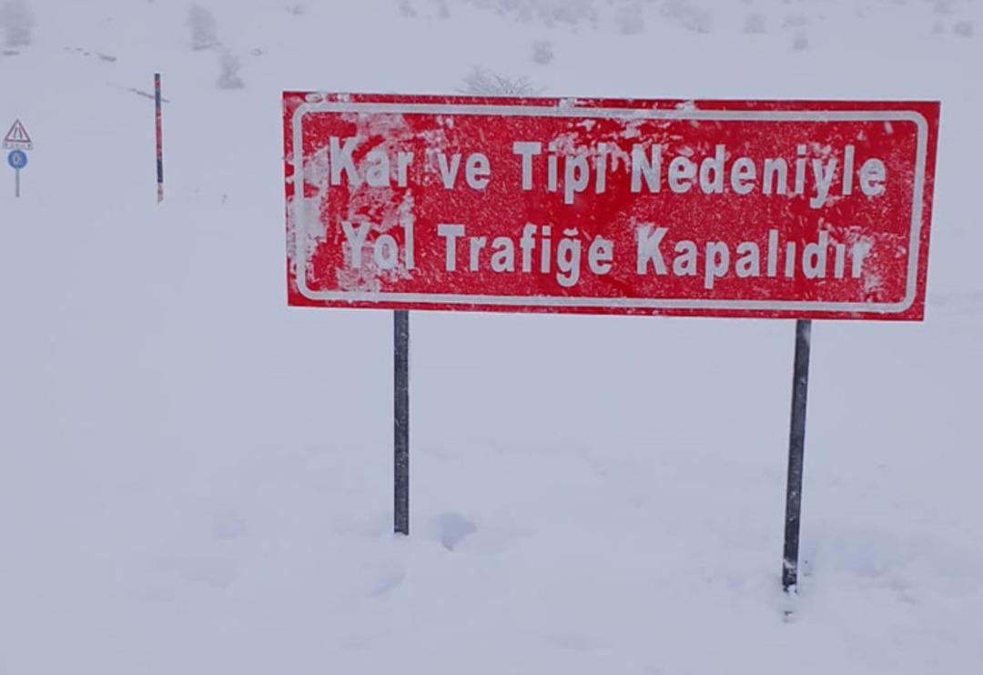 Muş-Kulp karayolu kar ve tipi nedeniyle ulaşıma kapatıldı - Mynet Yaşam Muş-Kulp karayolu kar ve tipi nedeniyle ulaşıma kapatıldı - Mynet Yaşam