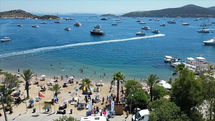 Rapor alıp Bodrum'a tatile gitmişti! Fotoğraflar pahalıya patladı! AYM ...