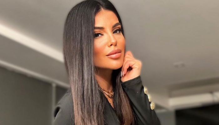 Önce paylaştı, sonra sildi! Bircan Bali'nin photoshopsuz hali sosyal ...