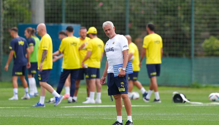 Jose Mourinho'dan Lille maçı öncesi yeni transfer açıklaması: "Yeni bir ...