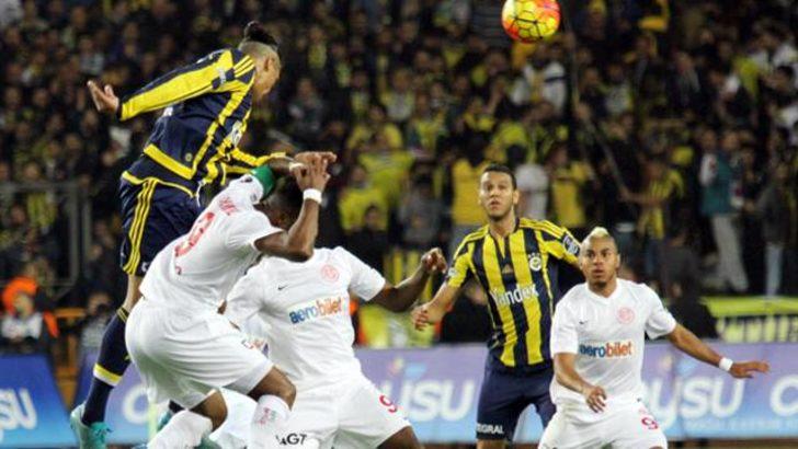 Antalya-Fenerbahçe maçında isyan ettiren olayFenerbahçe Antalya-Fenerbahçe maçında isyan ettiren olayFenerbahçe