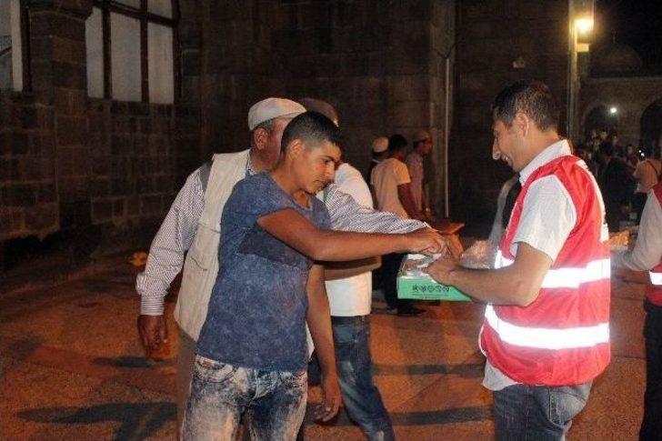 Kadir Gecesinde Kızılay´dan Kan Bağışı Kampanyası - Ağrı Haberleri