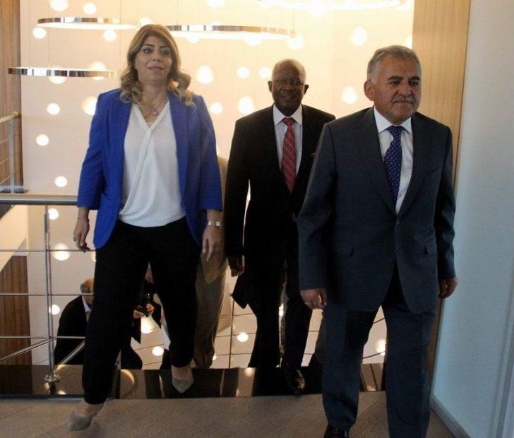 Güney Afrika Cumhuriyeti Büyükelçisi Malefane Serbest Bölgeyi Ziyaret ...