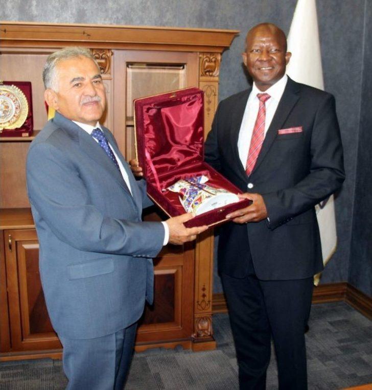 Güney Afrika Cumhuriyeti Büyükelçisi Malefane Serbest Bölgeyi Ziyaret ...